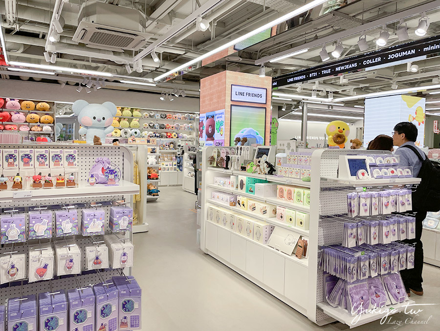 【首爾】明洞LINE FRIENDS Square，ARMY必拍BTS手印牆，首爾買BT21必逛 @Yuki's Lazy Channel